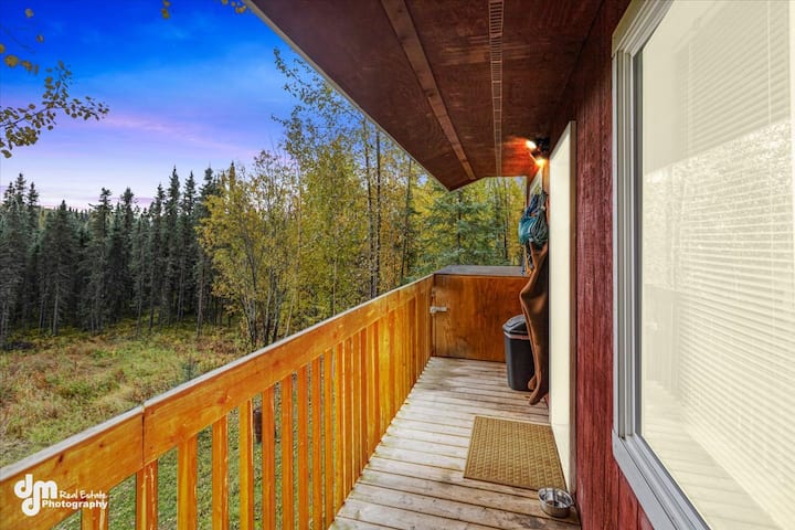 The Moose Meadow Cabin - Alaska