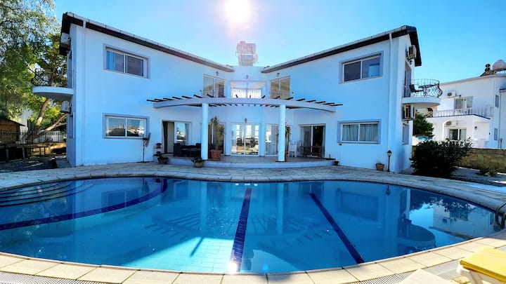 Fantastic 4 Bed Villa With Views - Cyprus