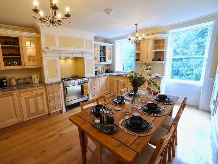 Two Bedroom Flat On The Paragon - Bath