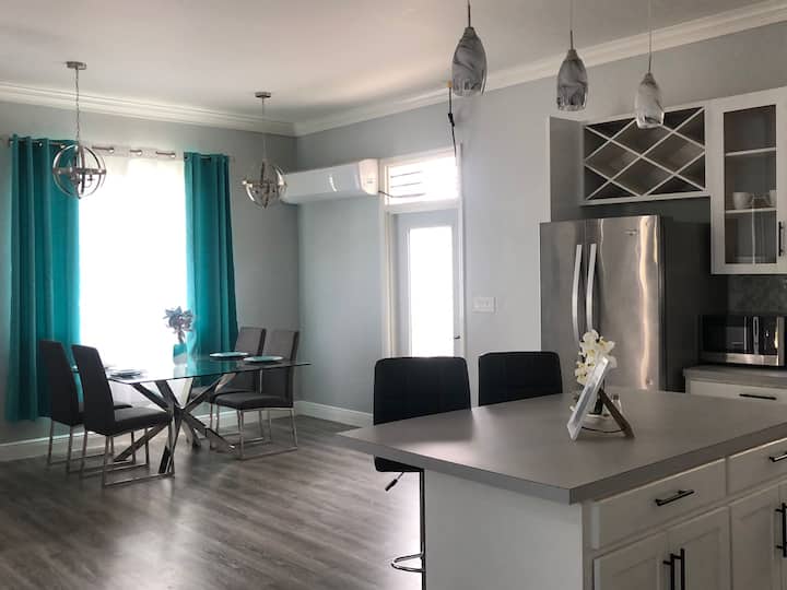 The Amora Leigh #1 - Nassau