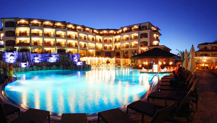 Homely, 2 Bed Apt, 4* Vineyards - Aheloy