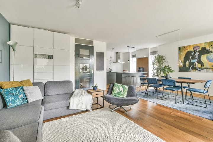 Family Apartment, Large Terrace & Free Parking - Amsterdam
