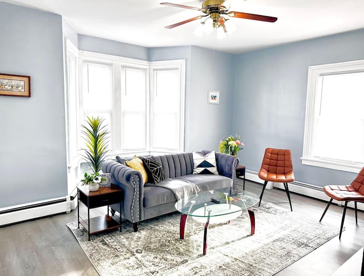 Large & Spacious 4 Bed 2 Bath Pvd Apt Free Parking - Rhode Island
