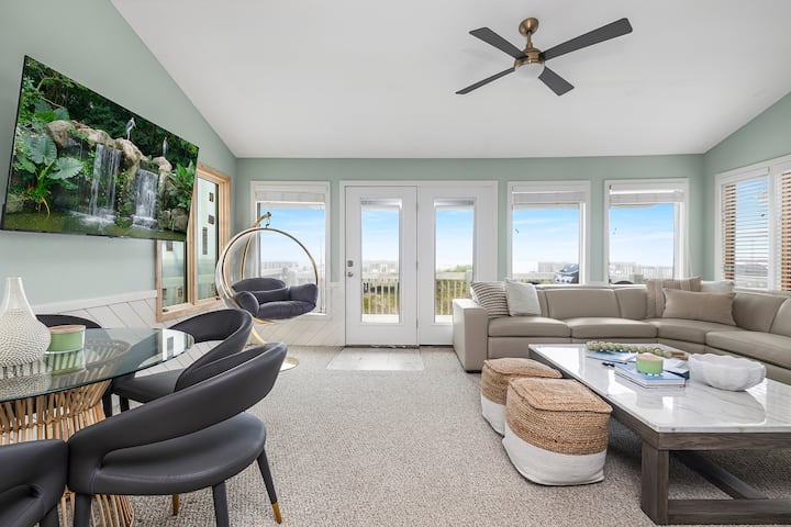 Oceanfront, Pool, Golfcart, & Free Ev Charger! - Sunset Beach, NC