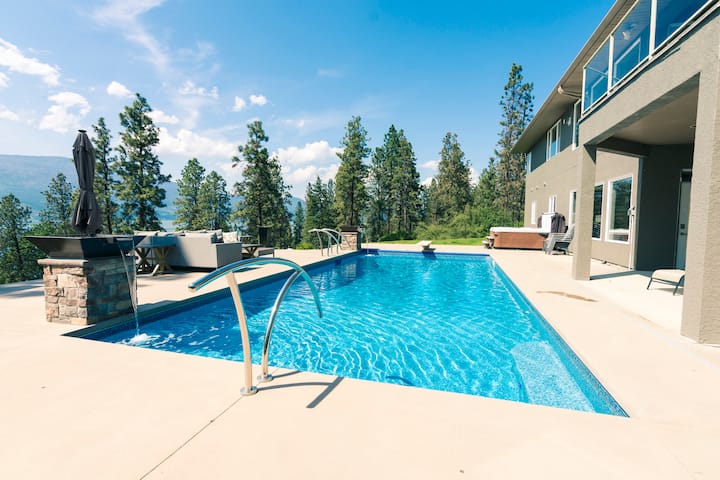 Luxury Lakeview Home With Pool + Hottub - Lake Country