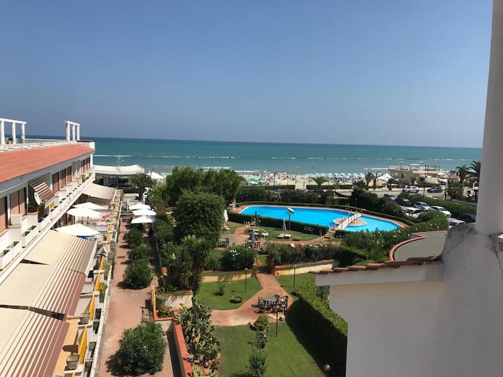 Attico Fronte Mare Con Piscina - San Benedetto del Tronto
