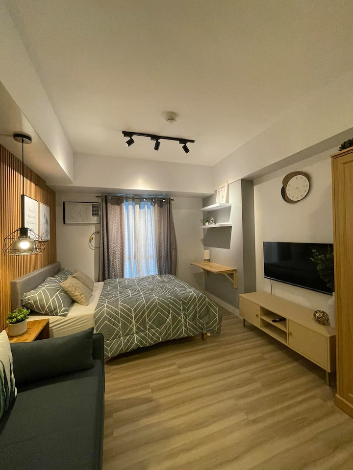 Kharis - Minimalist Studio In It Park - Cebu City