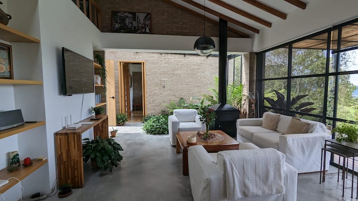 Silent Mountain House - La Ceja