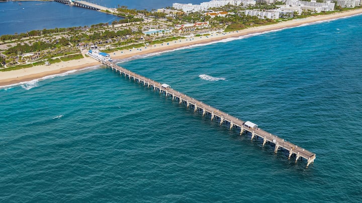 5-star Beach Retreat W/ King Bed~near Food And Fun - Atlantis, FL