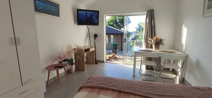 Granny Flat In Craigie
30 Min From Perth Airport - Kingsley