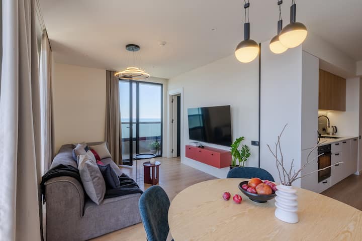 Kon-tiki – Seaview 2-bedroom Apartment With Pool - Batumi
