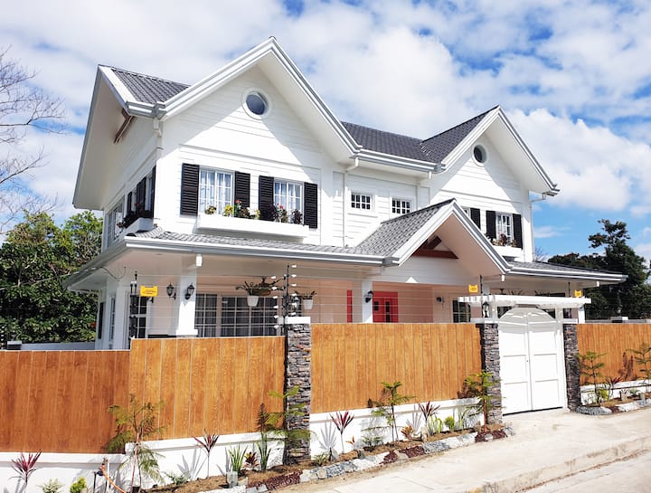 Zaia Country House Tagaytay Wedding Prep With Pool - Tagaytay