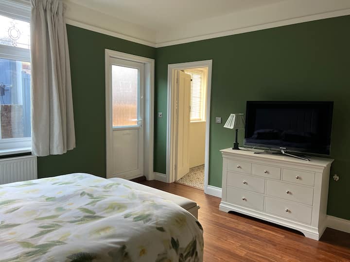 Lovely En-suite Room, Centrally Located In Newport - ワイト島