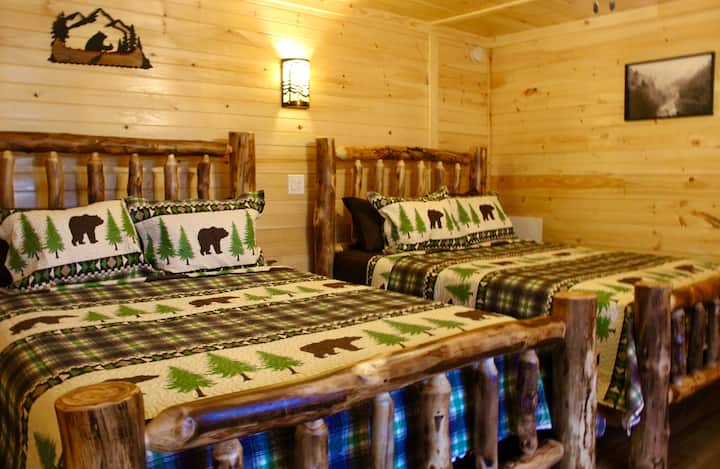 Lakeside Family Escape: Stunning Lake Views - Lake George, NY