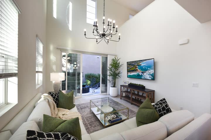 Gated New House I 门禁小区别墅 I 豪華な邸宅 - Chino, CA
