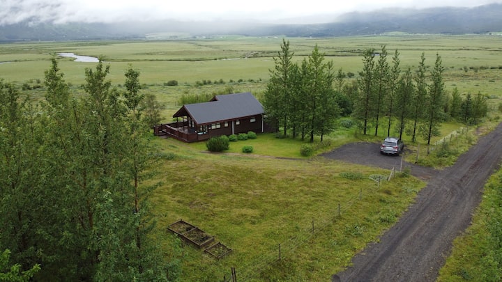 Stunning Lakeside Cottage On The Golden Circle - アイスランド