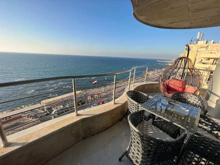 شقه ٣ غرف على البحر فى سبورتنج - Alexandria