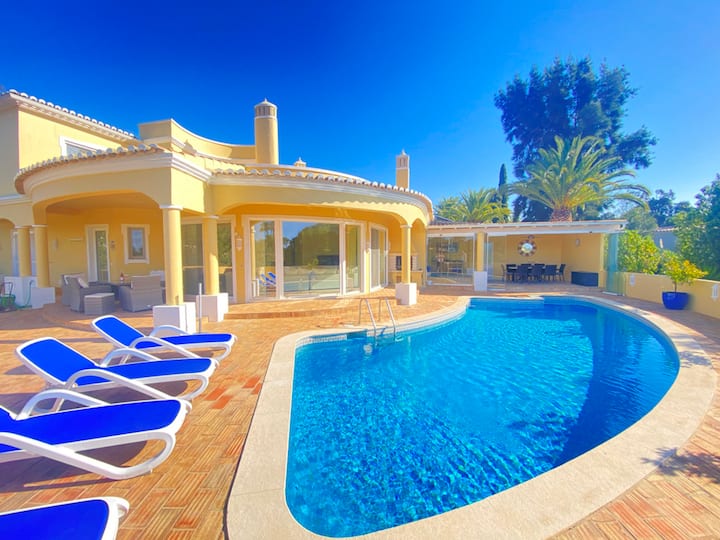 Luxury 4-bedroomed Villa - Carvoeiro