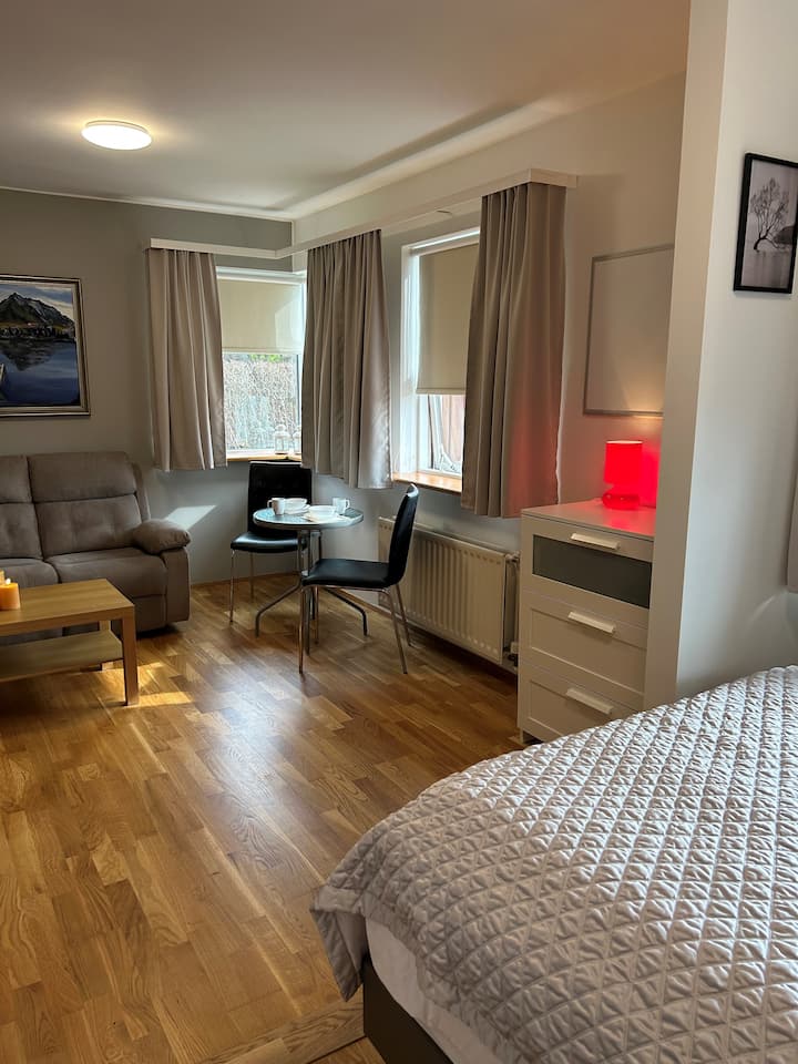 Spacious Room In Kópavogur - Reykjavík