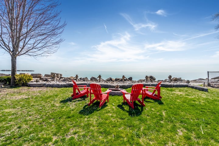 Lakefront Family Getaway-beach Nearby - Leamington