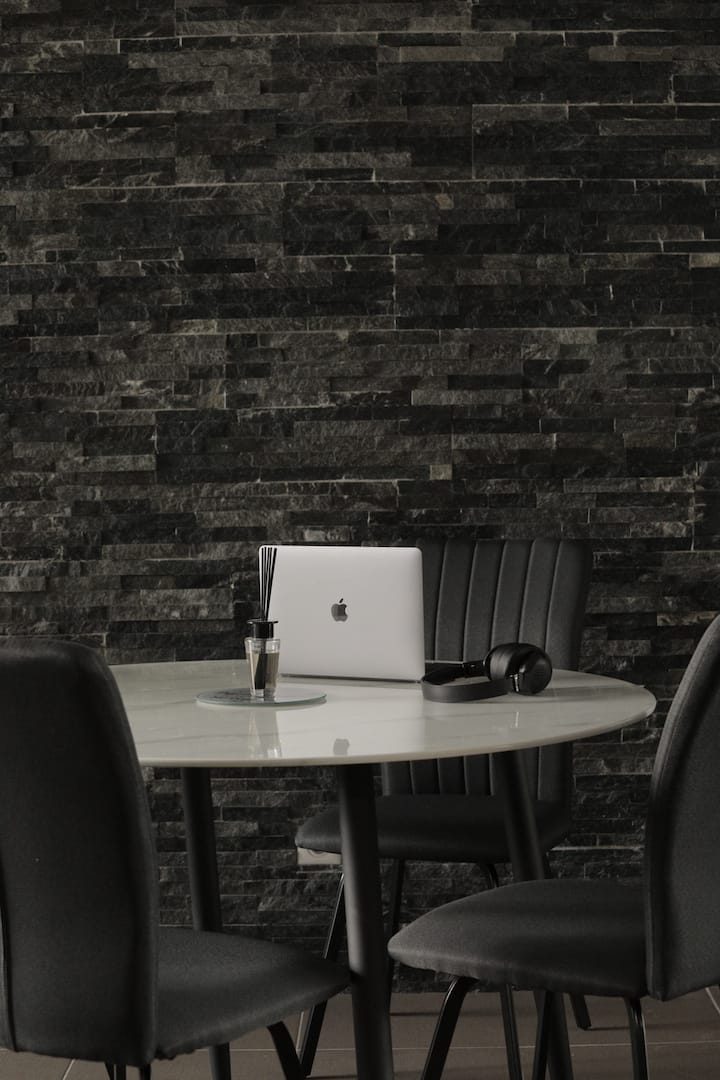 Welcome To The Crib - Cayenne