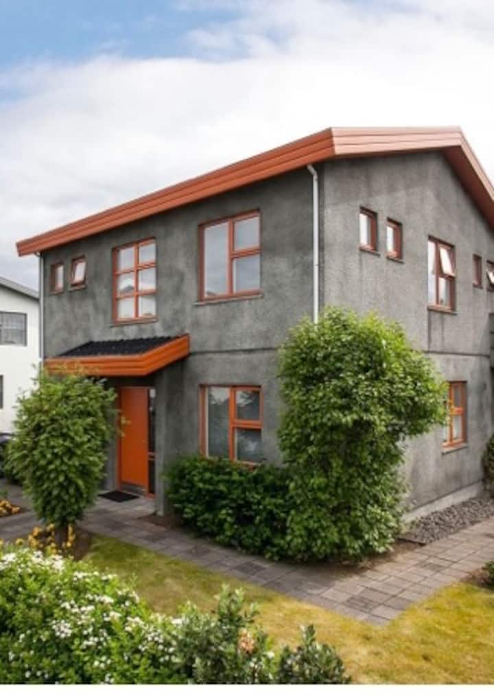 Private Villa | Hot Tub Views | Near Reykjavik - Reykjavik