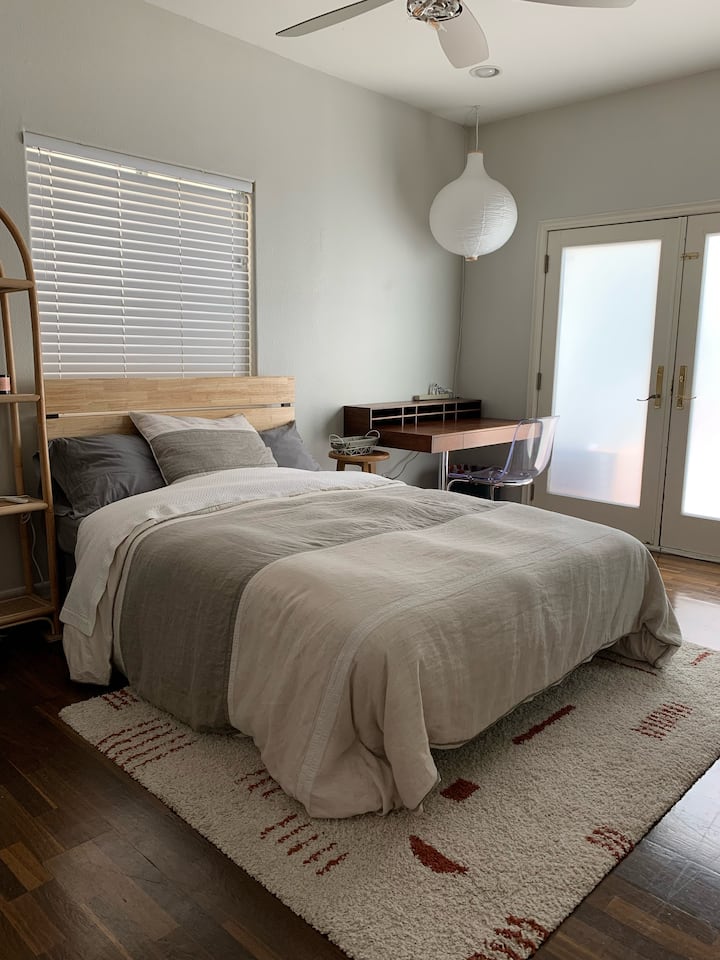 Cozy Stay W/ Private Patio, 10min Walk To Beach - Huntington Beach, CA