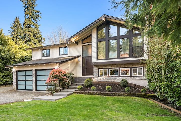 Beautiful & Spacious 4 Bed W/ Ac, 2 Living Rooms - Bellevue, WA
