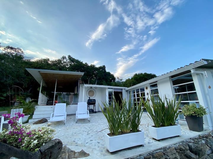 La Sierra Rest - Villeta