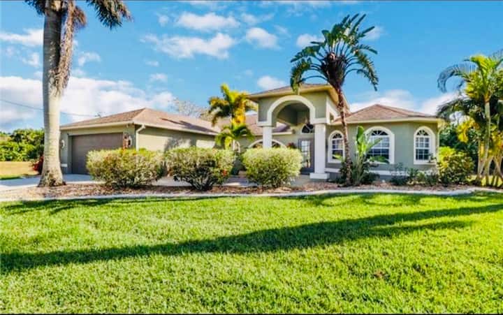 Welcome To Cape Coral Paradise! - 開普科勒爾