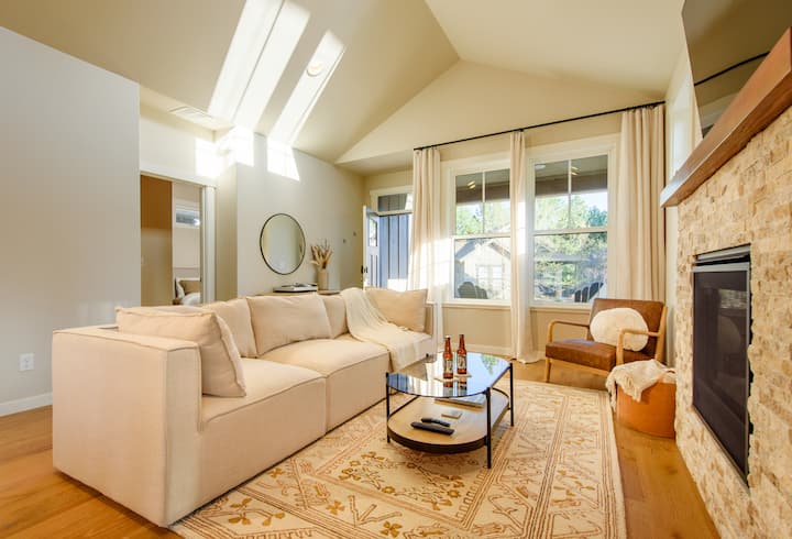 Airy Bend Oasis - Two Ensuites - Bend, OR