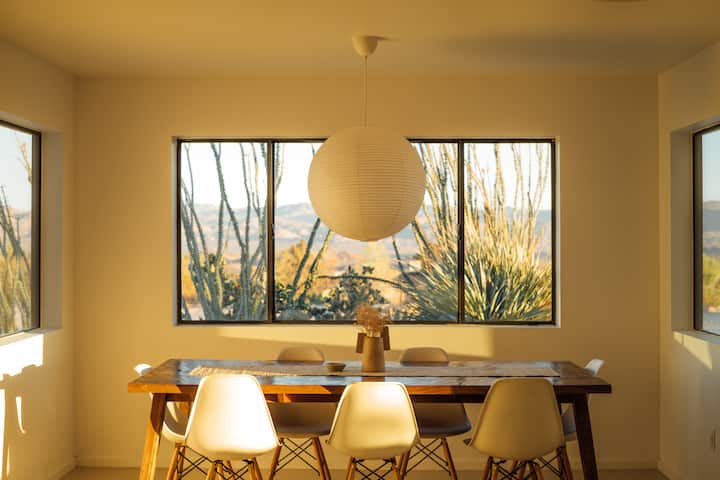 High Desert Escape | Fireplace, Spa, Views & Stars - Joshua Tree National Park