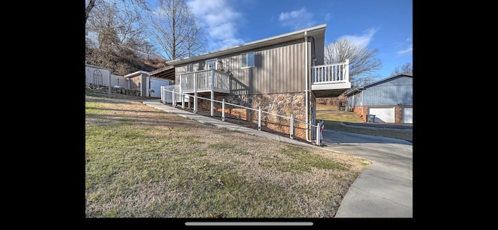 Garage Apartment! Amazing Views! - Natural Tunnel State Park, Duffield