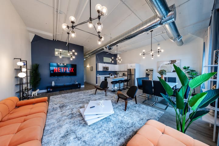Luxury 6br Loft | Near Mccormick | Skyline Views - Chicago