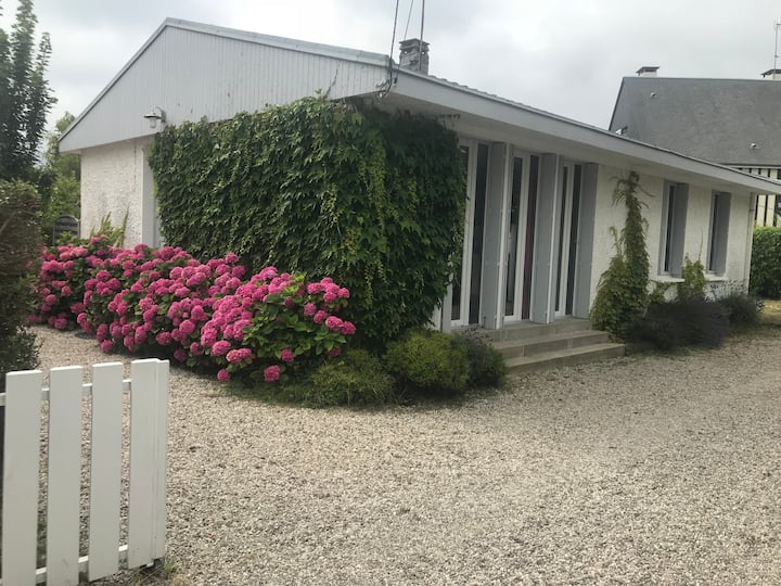 Casa Familiar Con Gran Jardín, Muy Tranquilo En El Corazón De Cabourg. - Cabourg