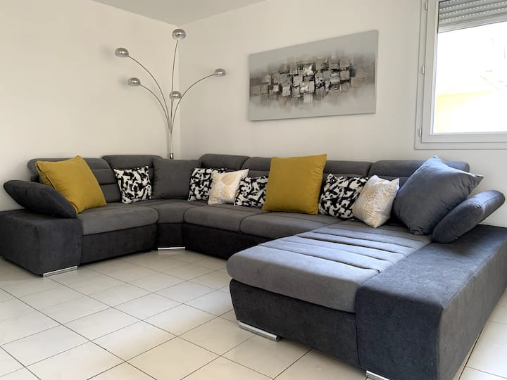 Appartement Climatisé 90m2, 2 Chambres Et Garage - Avignon