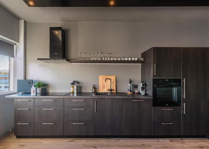 Modern Apartment In Akureyri, With Hot Tub. - 冰島
