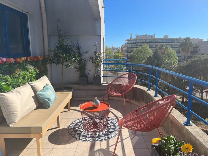 A Deux Pas Des Plages, Appartement Terrasse. - Antibes