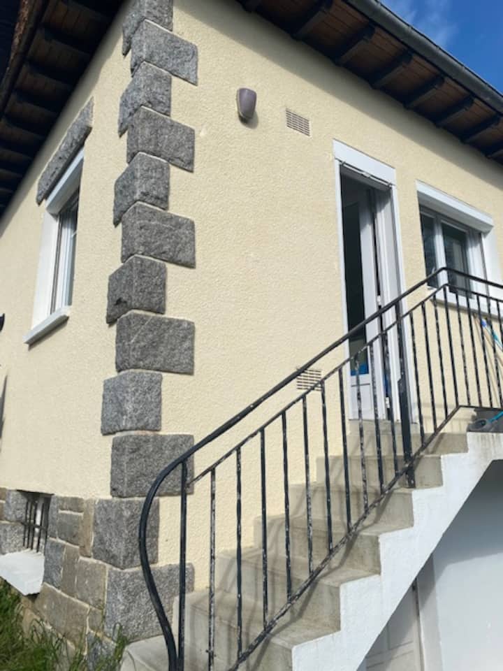 Chambre Grand Lit Confortable - Saint-Grégoire