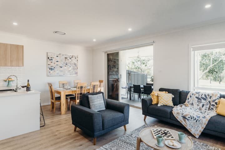 Caddy Shack Two - Wine Country Escape With Views - Pokolbin