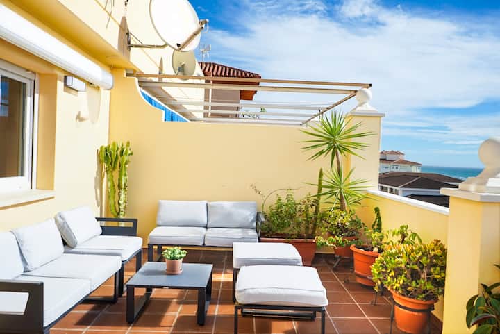 Lovely Frontline Penthouse With Sea Views. - Torrox