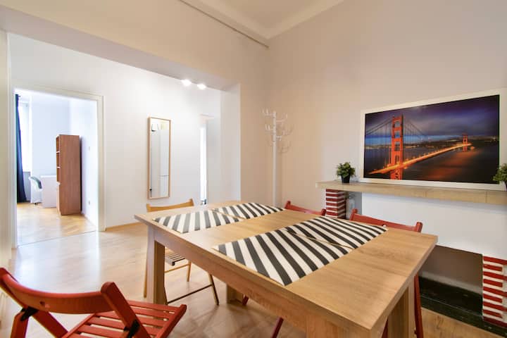 7min To Main Sq. 4 Bedroom / 2,5 Bathroom Apt(10) - Cracovie