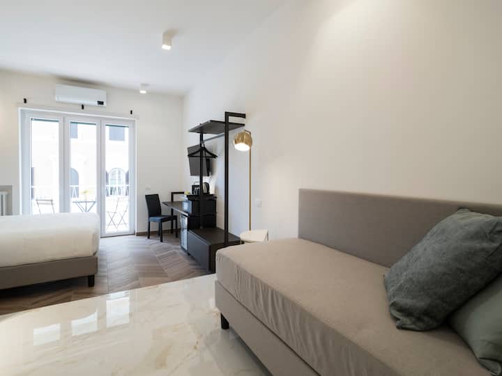 Superior Room With Balcony Near Colosseo - Róma