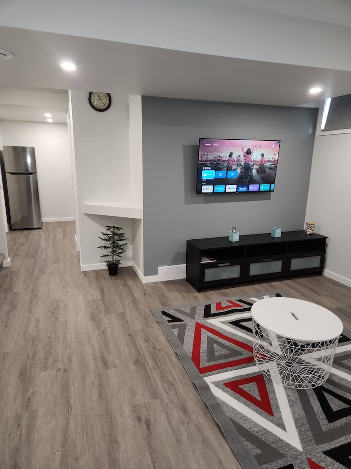 A Modern & Homely 1 Br Suite - Winnipeg