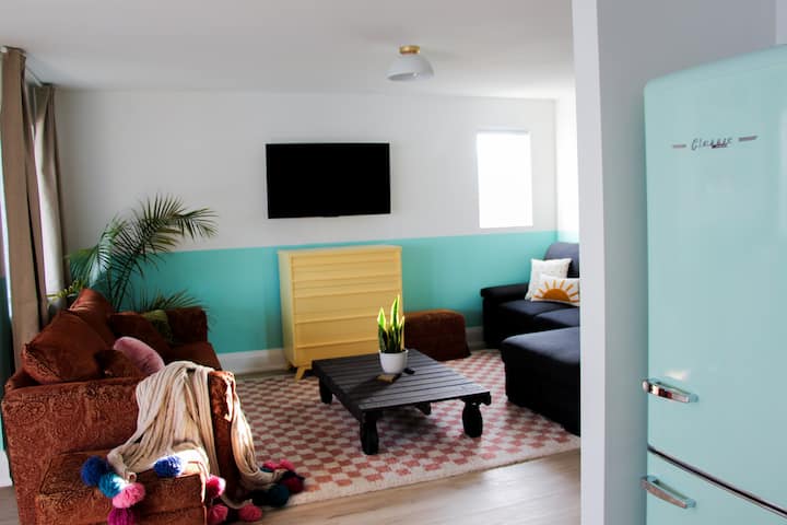 Waterfront Family Suite With Living Room - Belleville