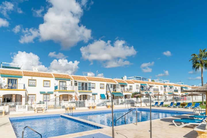 3 Bed Flat With Pool View - Torrevieja