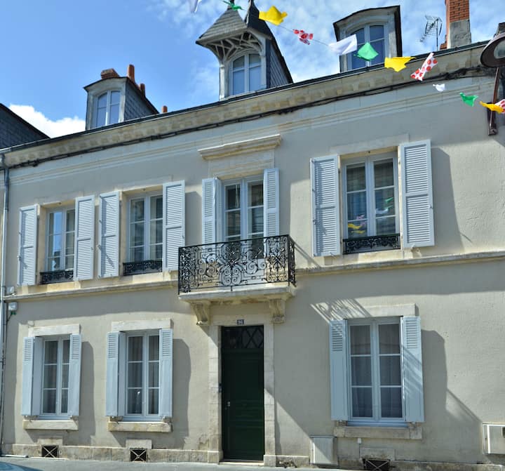 Gîte Haut De Gamme, 15 Personnes - Châteauroux