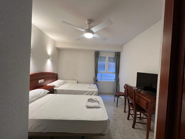 Cosy Double Room With 2 Beds. - Talavera de la Reina