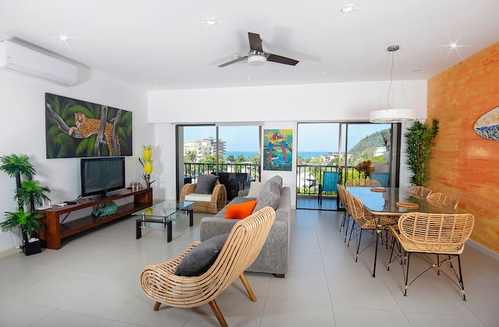 Breathtaking Ocean And Mountain View Condo - Jaco