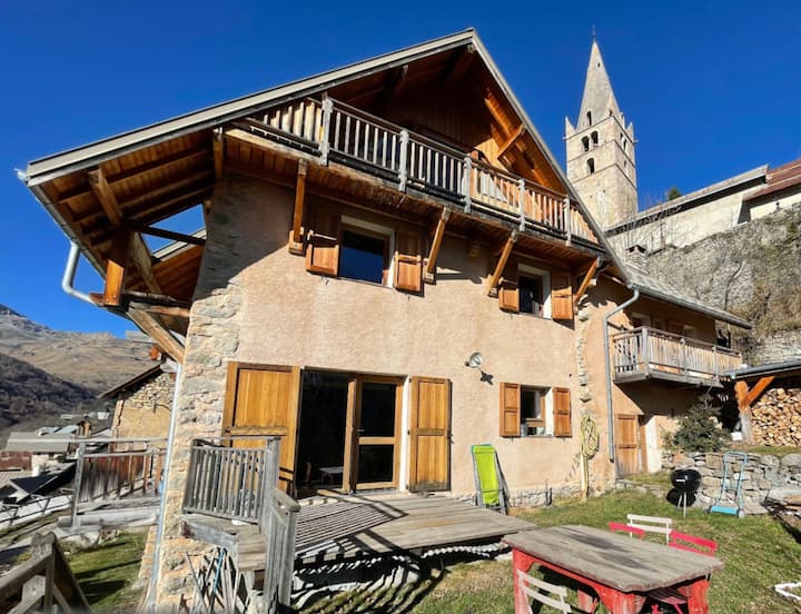 Maison Familiale Dans Un Village De Montagne - Hautes-Alpes